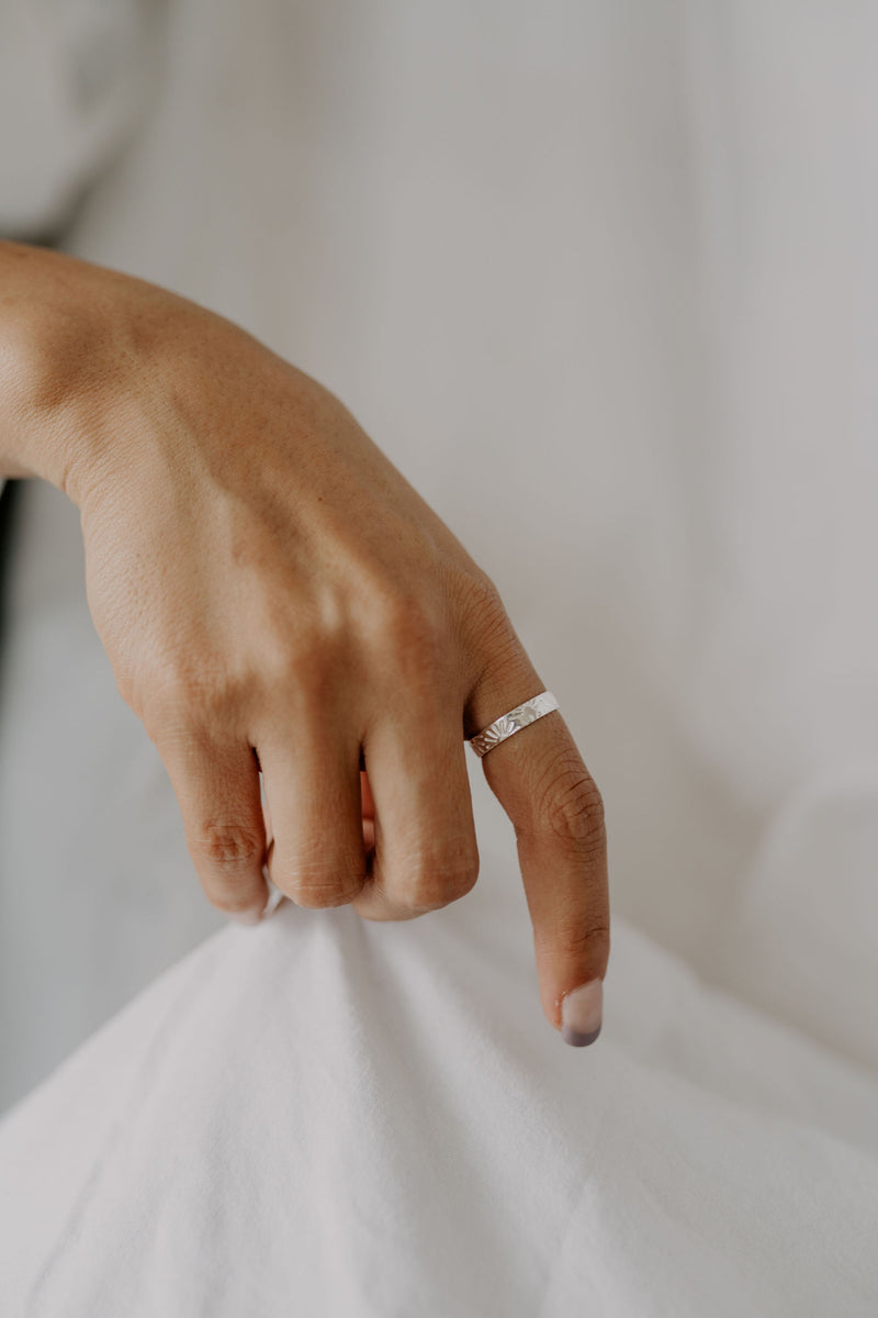 Sunni ring | Sterling Silver & Gemstones | Nelumbo